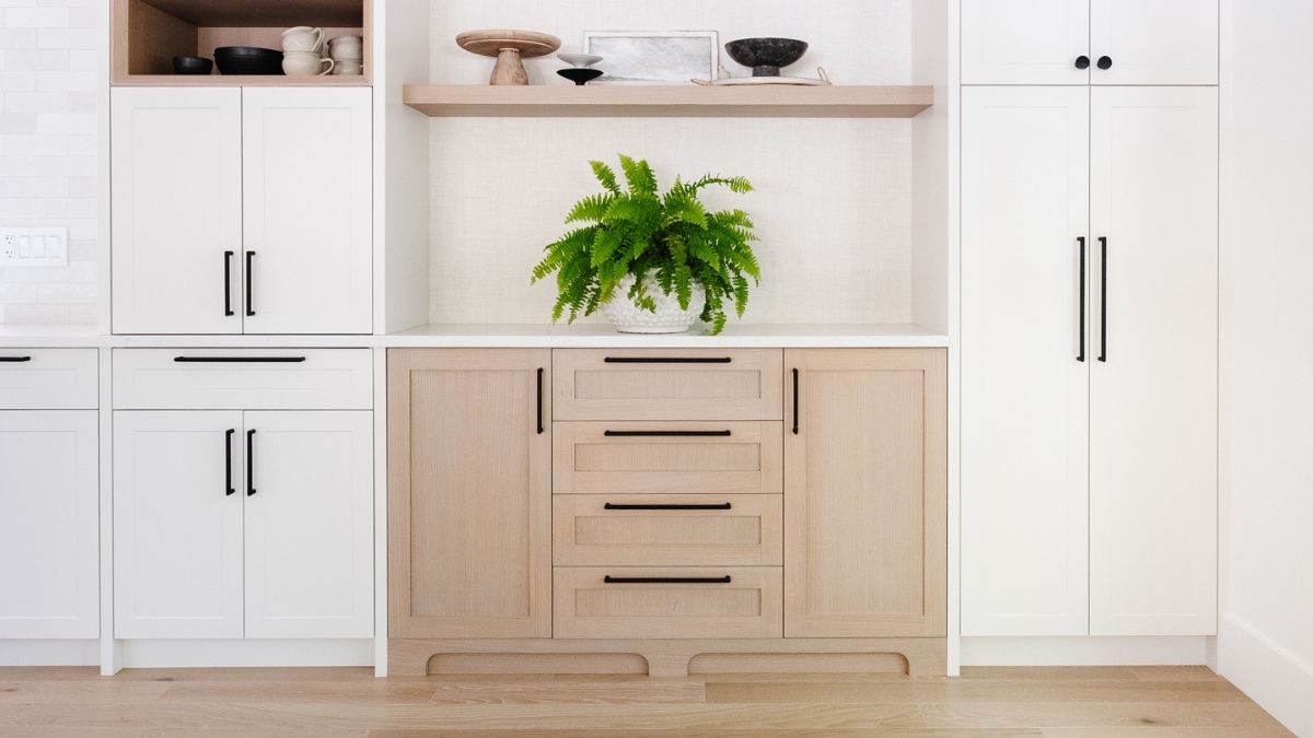 Pros and Cons of Rift Cut White Oak Cabinet Doors