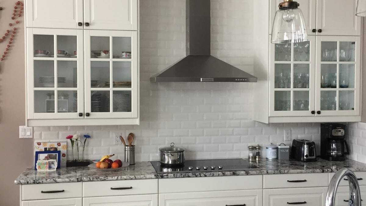 What Is a Mullion Frame In Cabinetry?