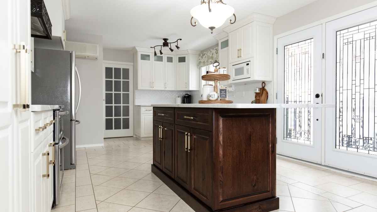 How Cutting Edge Makes Finished Cabinet Doors